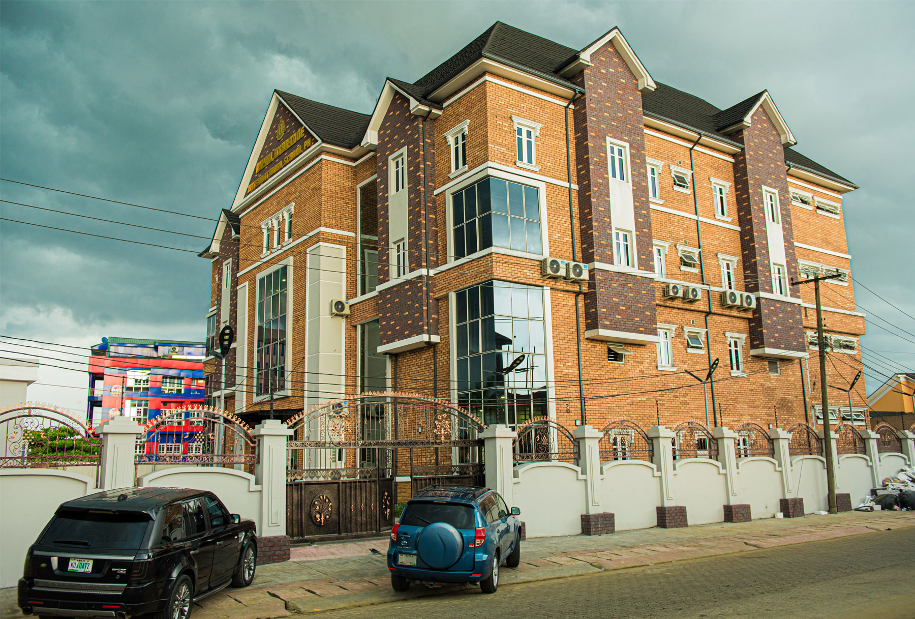 Royal Oxbridge International School – Royal Oxbridge